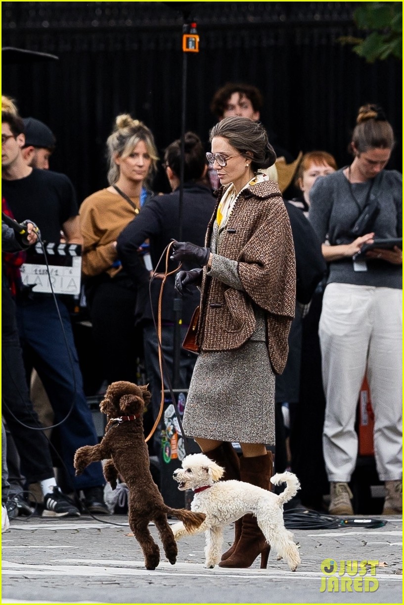Angelina Jolie Walks Dogs in Character on 'Maria' Set, Films on Iconic ...