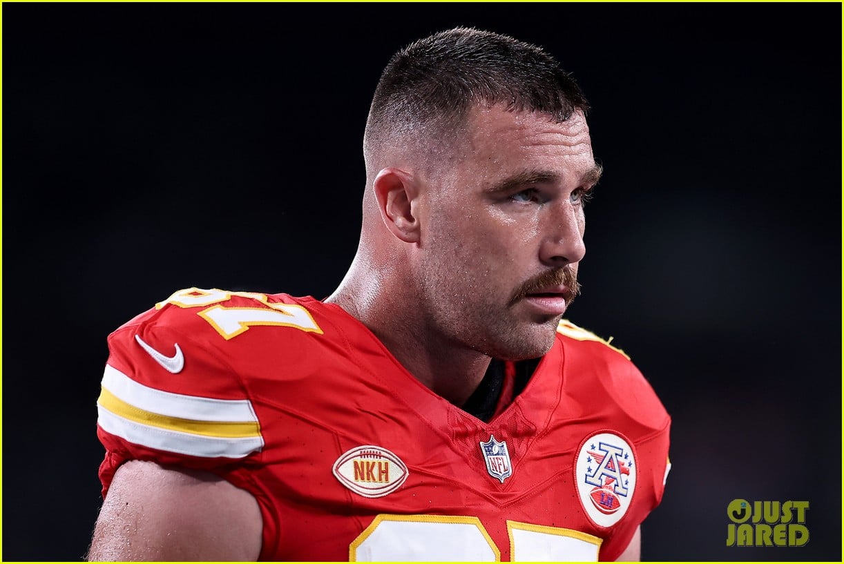 Best Photos of Travis Kelce Playing in Second NFL Game with Taylor ...