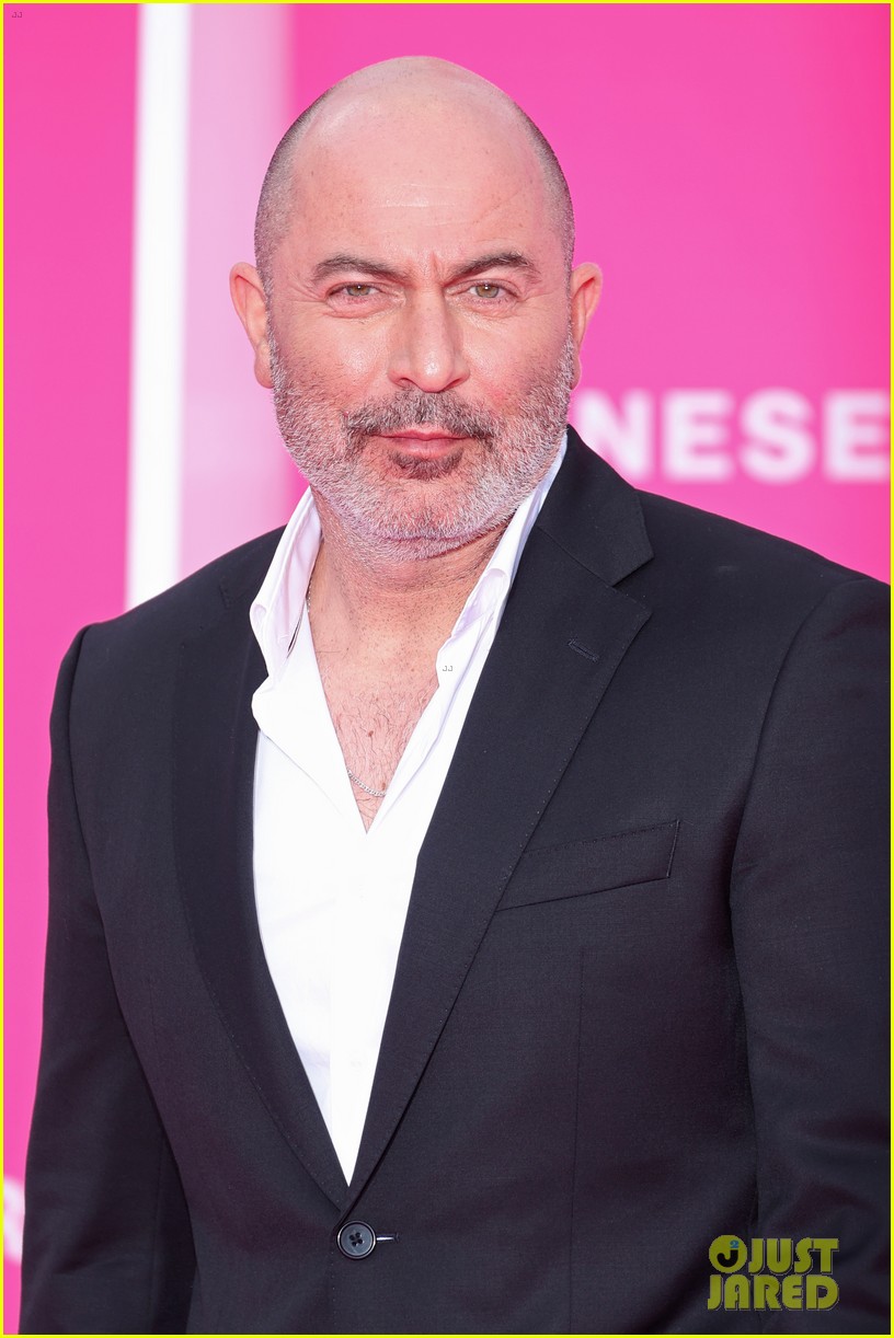 'Fauda' Actor Lior Raz Joins Frontlines in Israel, Helps Extract ...