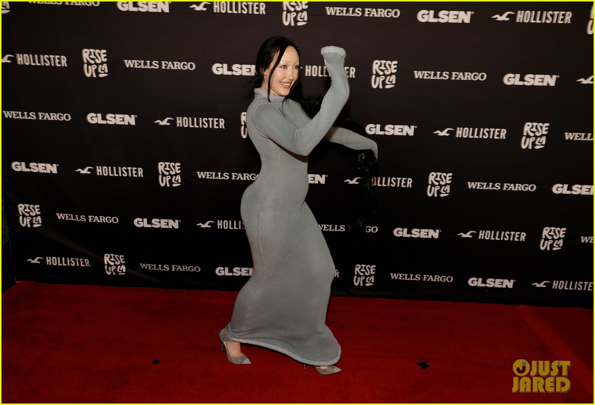 Noah Cyrus Channels Rapunzel with Floor-Length Hair at GLSEN Event ...