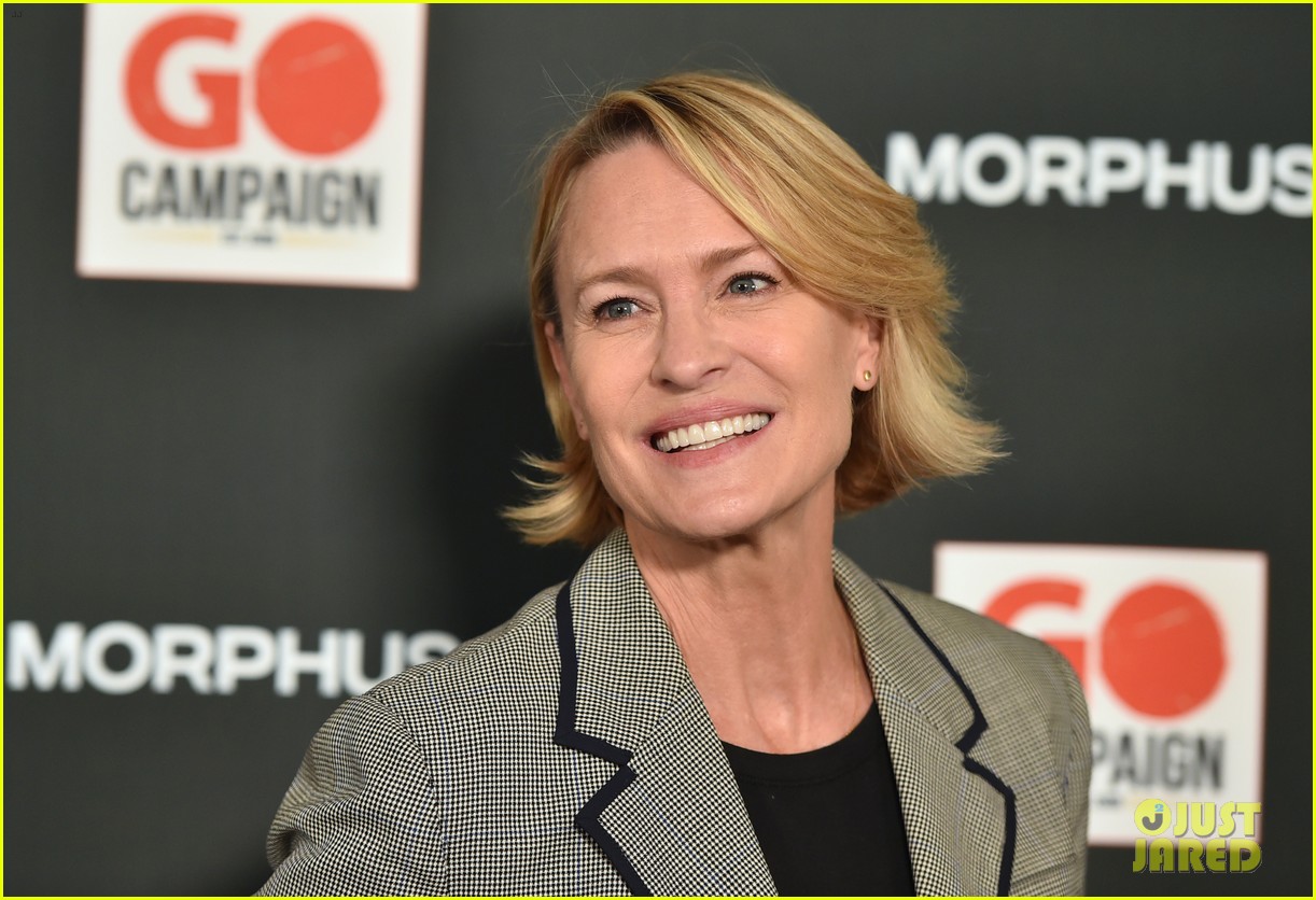 Robert Pattinson & Suki Waterhouse Couple Up for GO Campaign Gala 2023 ...