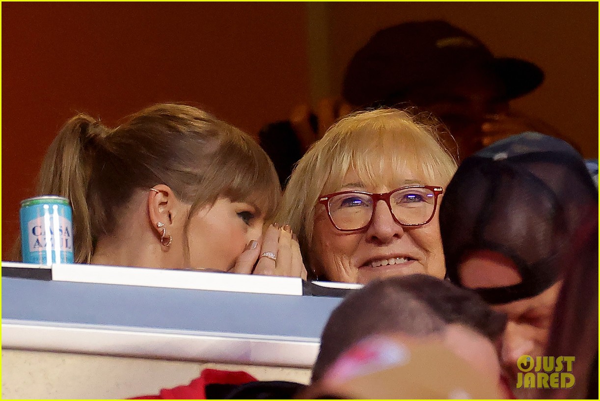 Taylor Swift Arrives for Third Chiefs Game to Support Travis Kelce (Video): Photo 4976889 ...