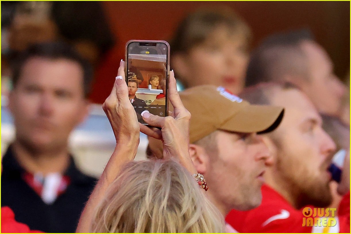 Taylor Swift Arrives for Third Chiefs Game to Support Travis Kelce (Video): Photo 4976890 ...