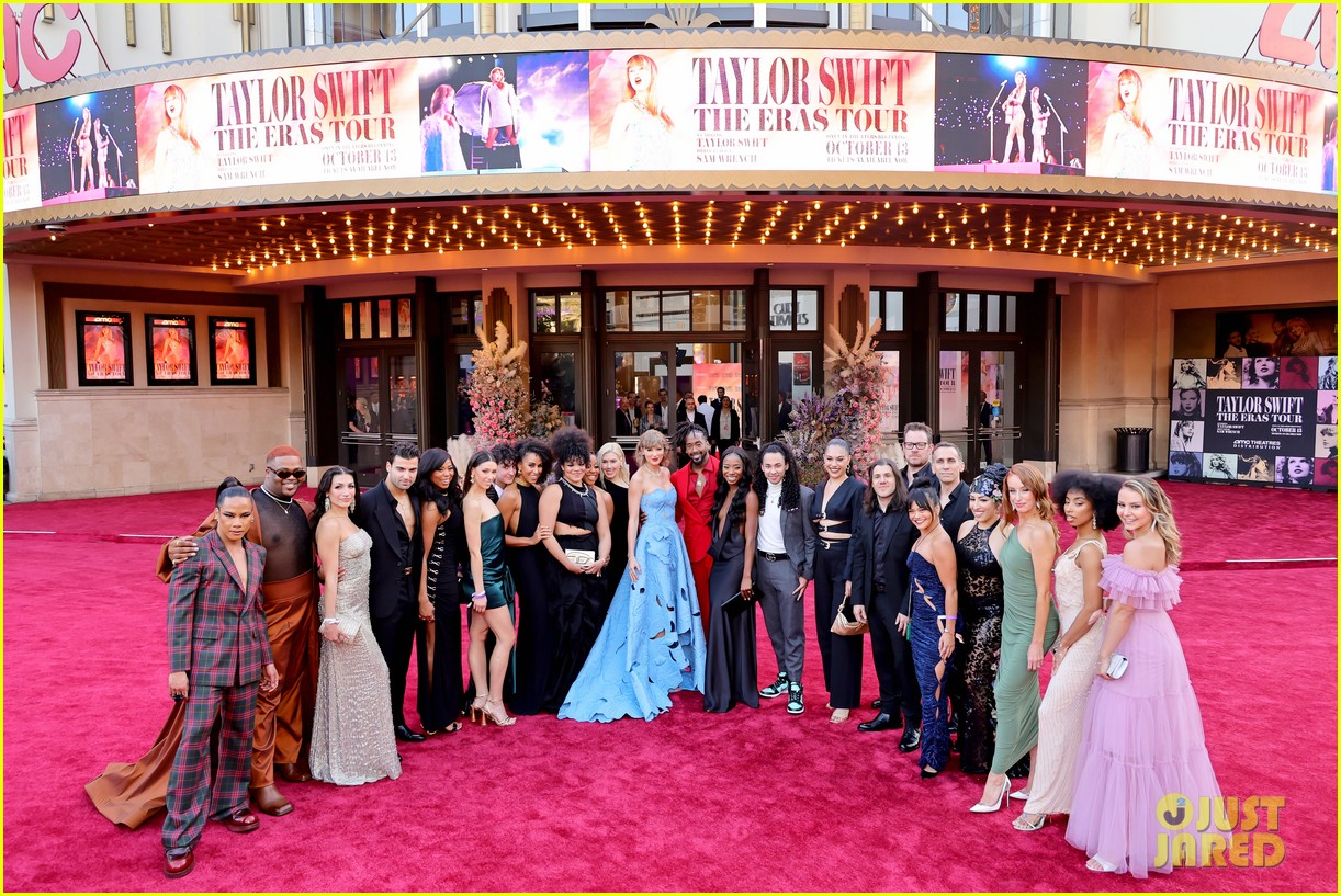 Taylor Swift Makes Glamorous Arrival at 'The Eras Tour Concert Film' Premiere in Los Angeles ...