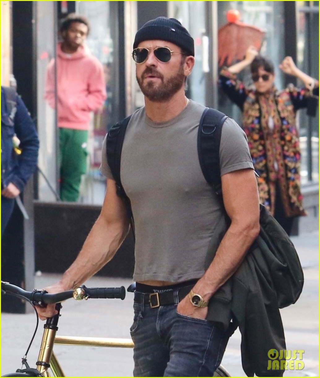 Justin Theroux Spotted Leaving Gym with Girlfriend Nicole Brydon Bloom ...