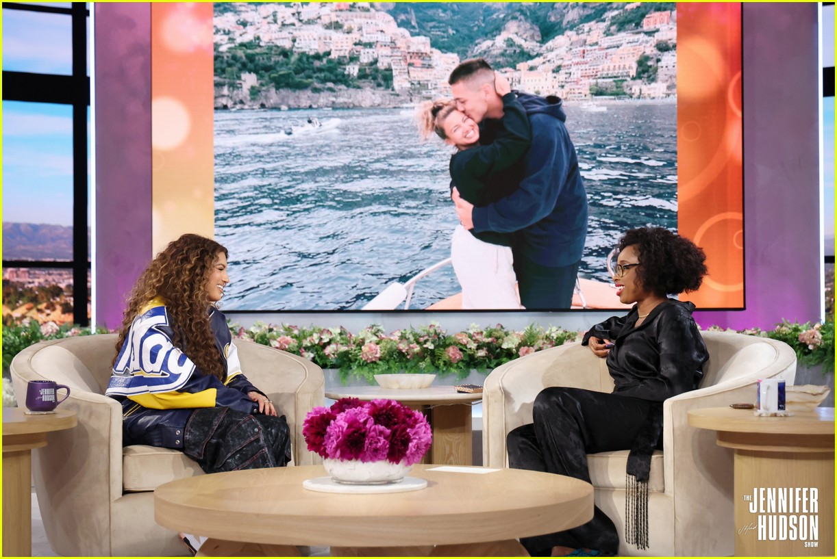 Tori Kelly Gives Update On Health After Collapsing Earlier This Summer ...