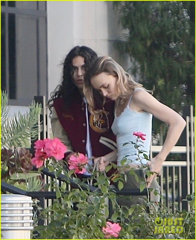 Lily-Rose Depp & Girlfriend 070 Shake Hold Hands While Furniture ...