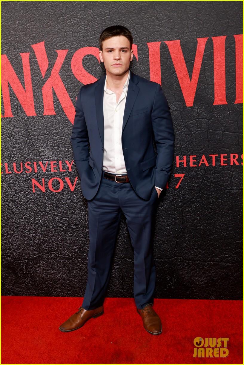 Addison Rae Returns to Red Carpet For First Time in 9 Months at ...