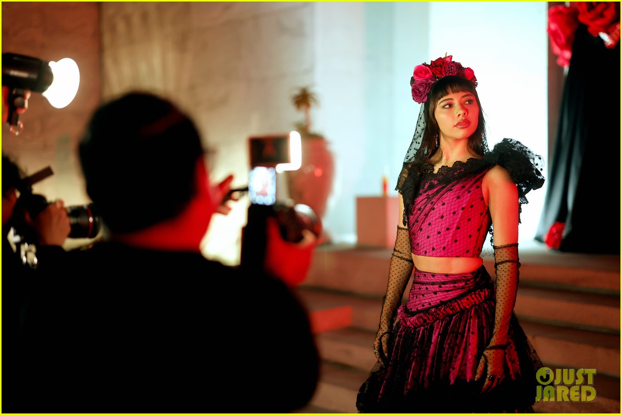 Jessica Alba Dresses Festively for Dia de Muertos Party Thrown By Friend Carlos Eric Lopez ...