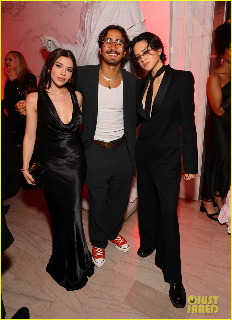 Jessica Alba Dresses Festively for Dia de Muertos Party Thrown By Friend Carlos Eric Lopez ...