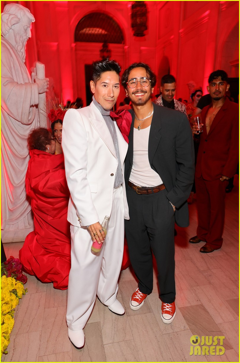 Jessica Alba Dresses Festively for Dia de Muertos Party Thrown By ...