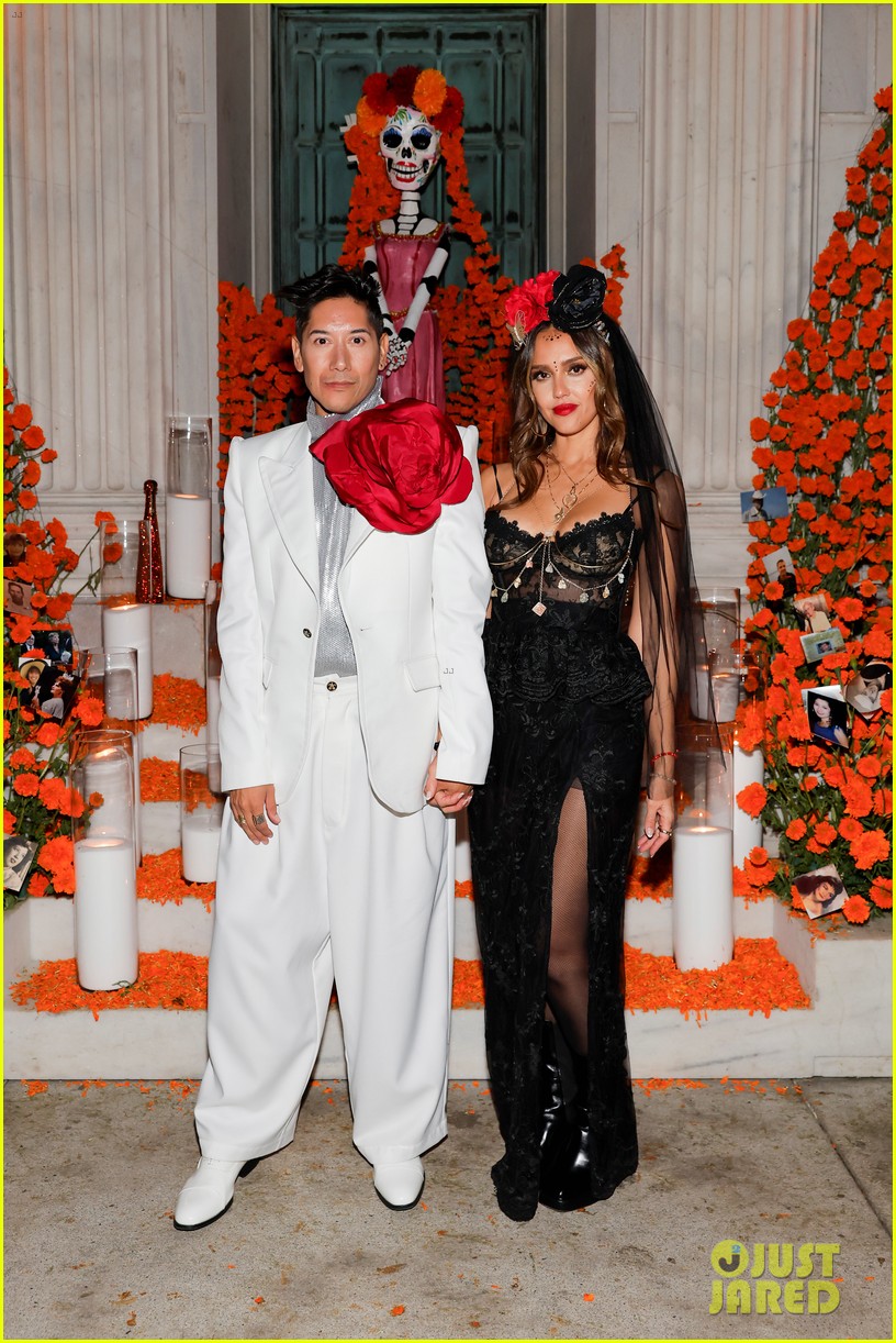Jessica Alba Dresses Festively for Dia de Muertos Party Thrown By Friend Carlos Eric Lopez ...