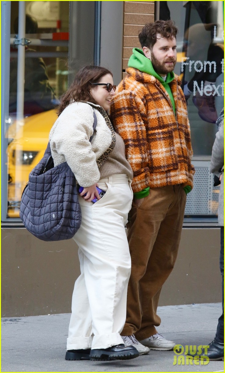 Ben Platt & Beanie Feldstein Meet Up for Walk Around NYC: Photo 4982165 ...