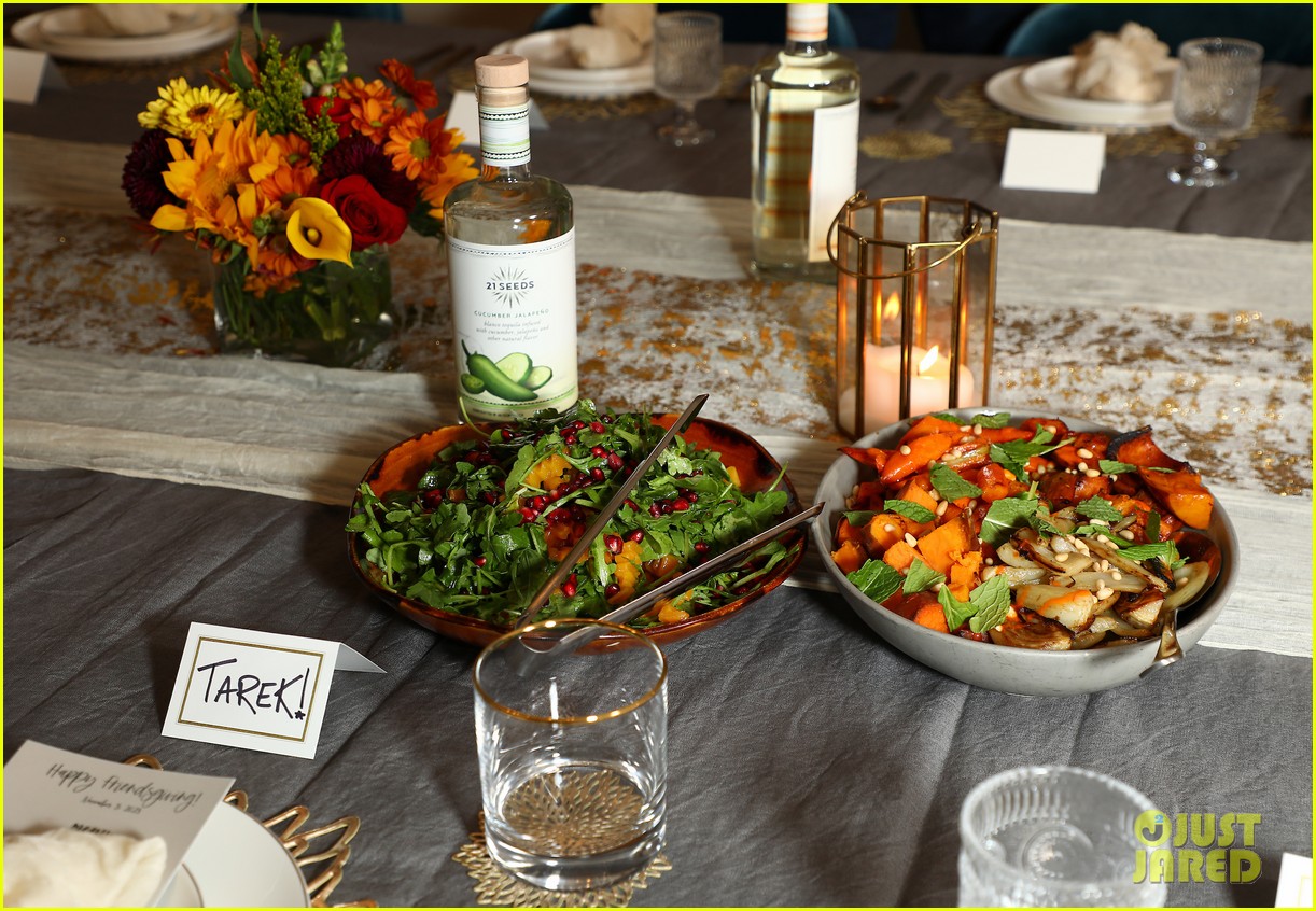 Chrishell Stause Hosts Intimate Friendsgiving Dinner with Only 4 ...