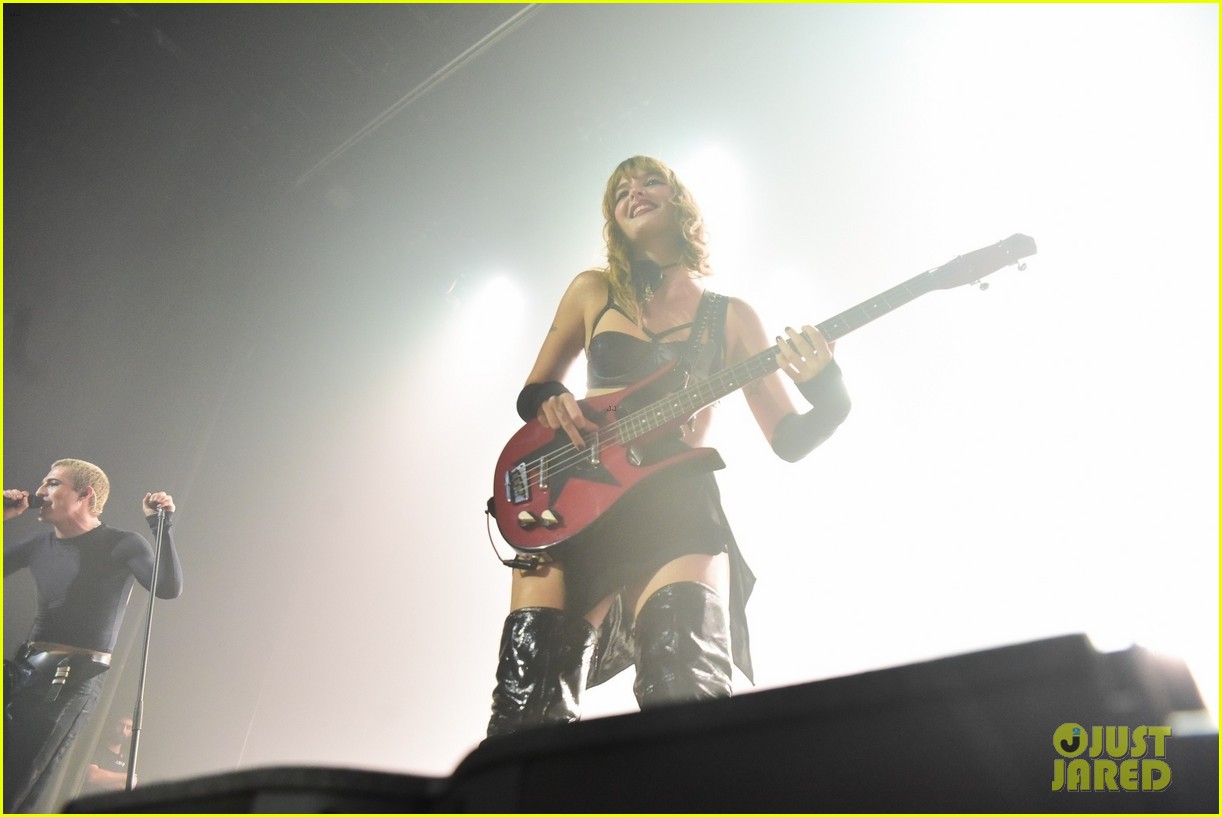 Dove Cameron Leaves Maneskin Concert with Lead Singer Damiano David in ...