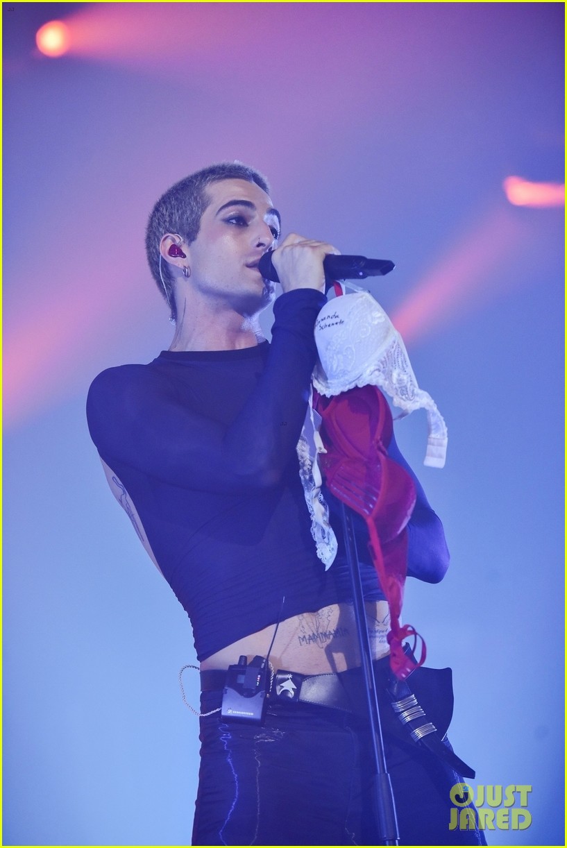 Dove Cameron Leaves Maneskin Concert with Lead Singer Damiano David in ...