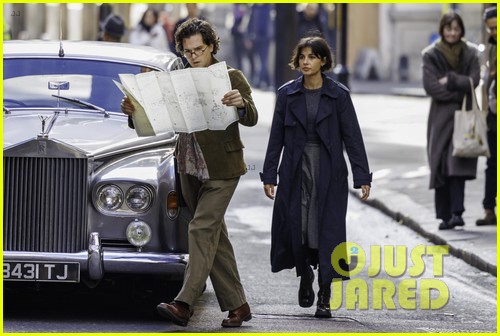 Kit Harington Films 'Eternal Return' Alongside Naomi Scott & Simon ...