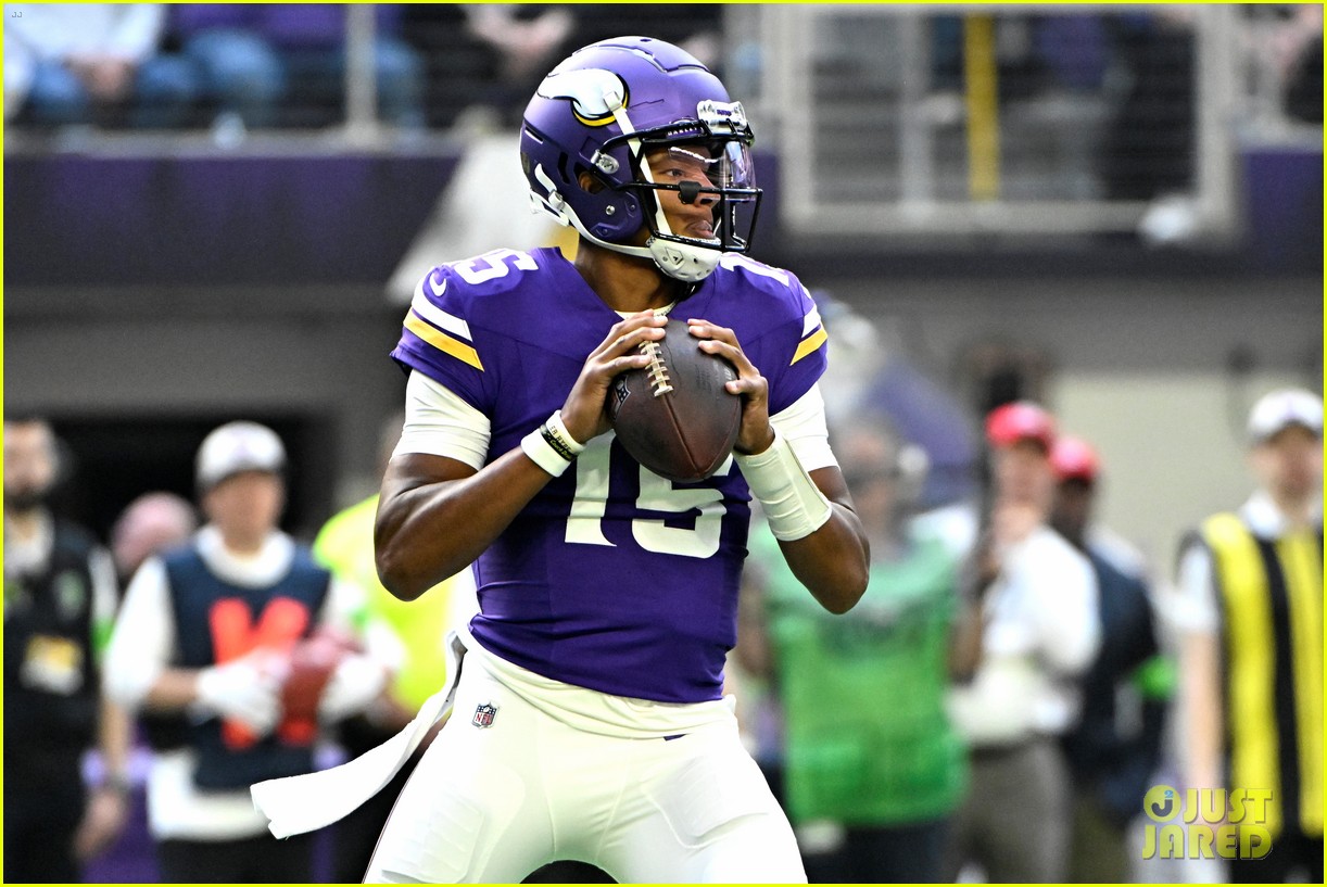 Who is Josh Dobbs Dating? Meet His Girlfriend, Jocelyn Lara!: Photo ...