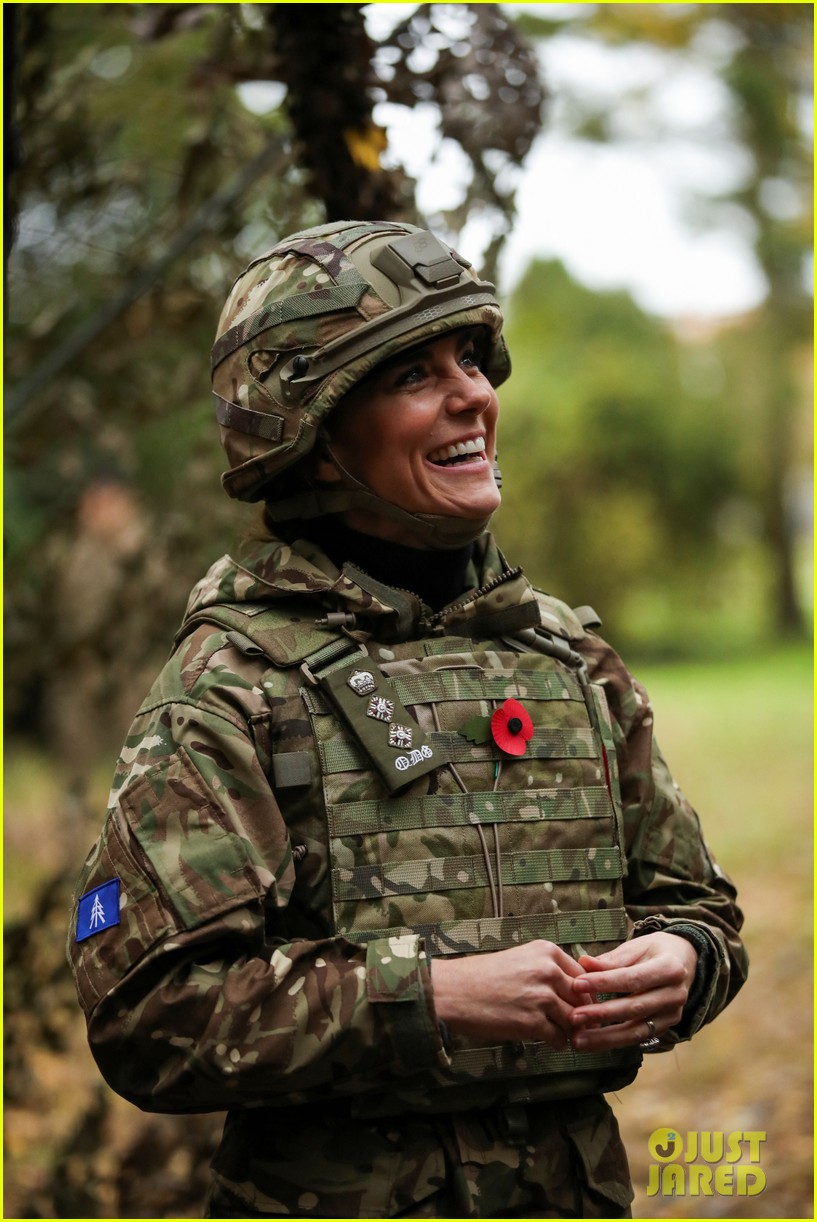 Kate Middleton Wears Full Camouflage Gear for Military Visit: Photo ...
