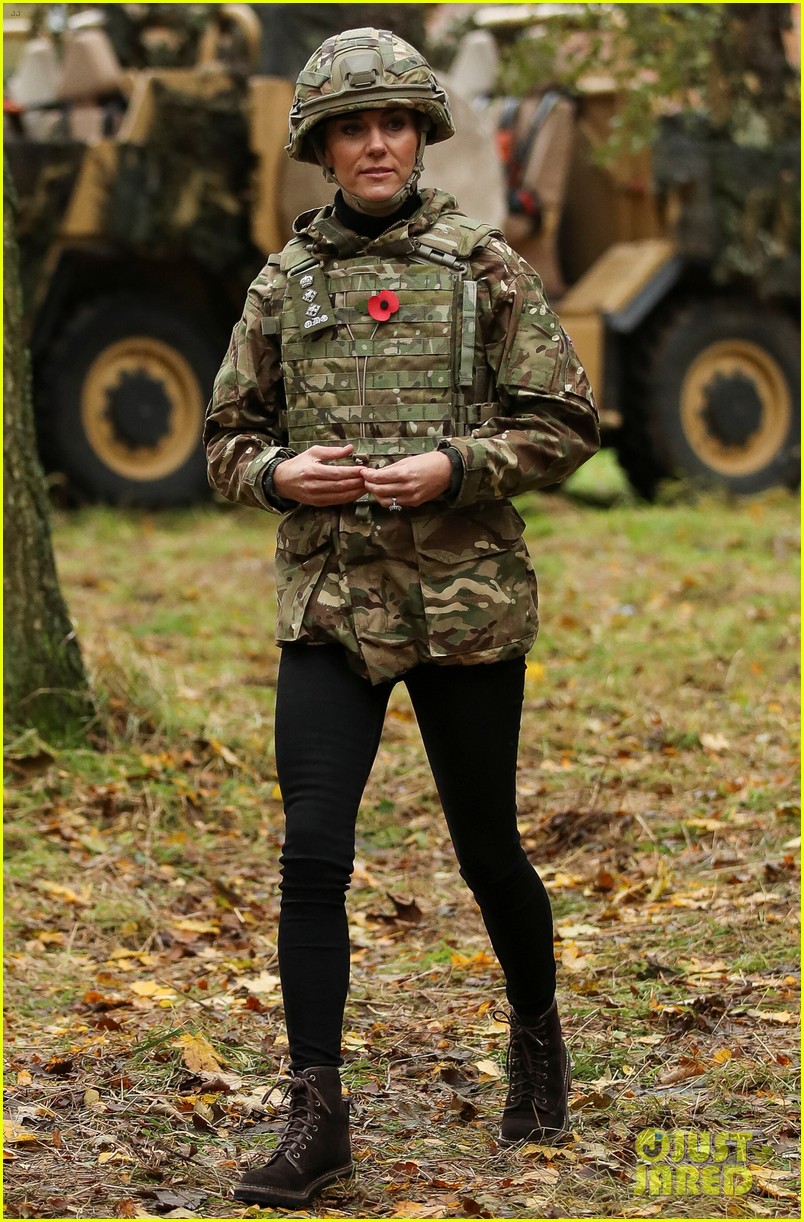 Kate Middleton Wears Full Camouflage Gear for Military Visit: Photo ...