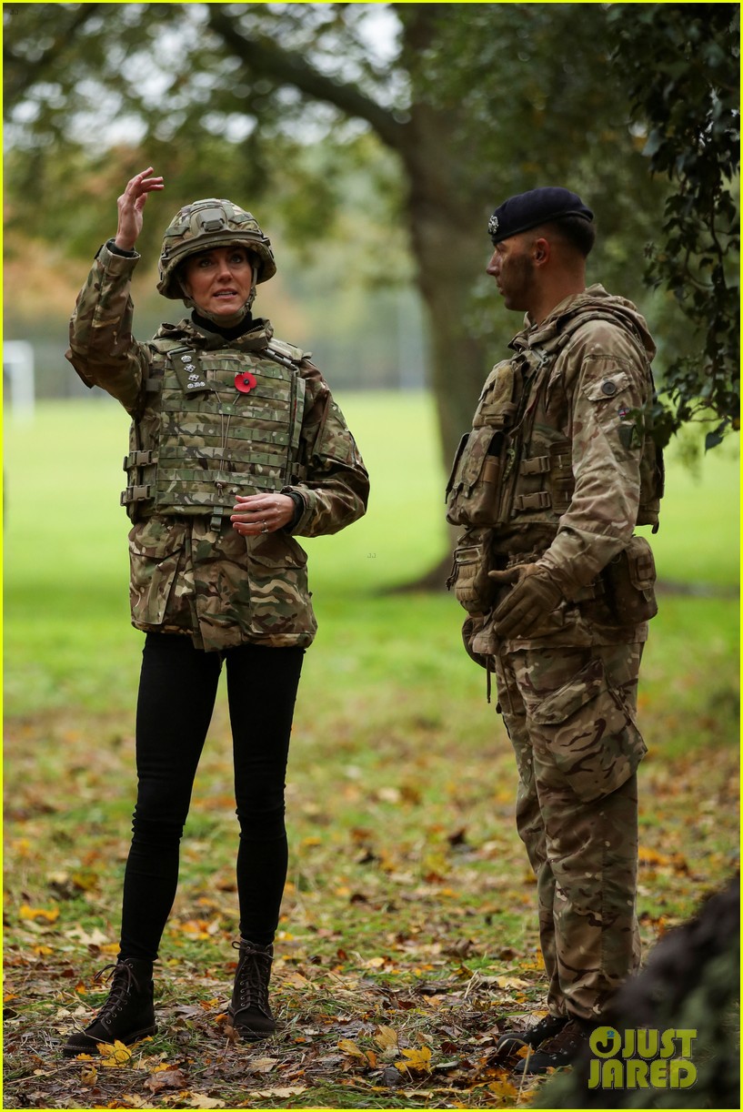 Kate Middleton Wears Full Camouflage Gear for Military Visit: Photo ...