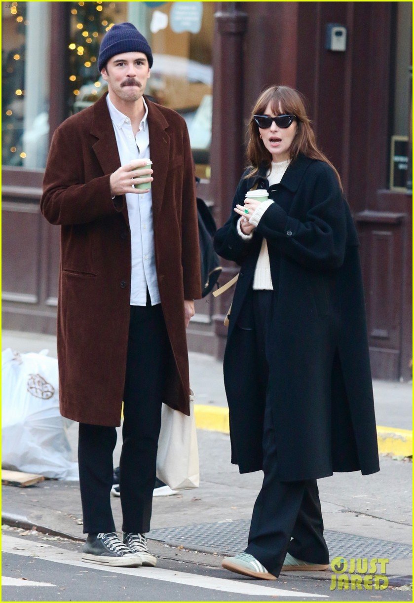 Dakota Johnson Grabs Coffee with BFF Blake Lee in NYC: Photo 4986592 ...