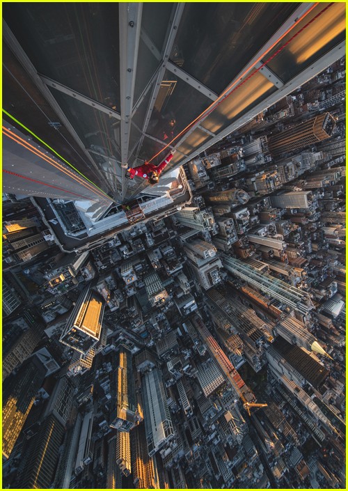 Jared Leto Climbs Empire State Building to Announce Thirty Seconds to ...