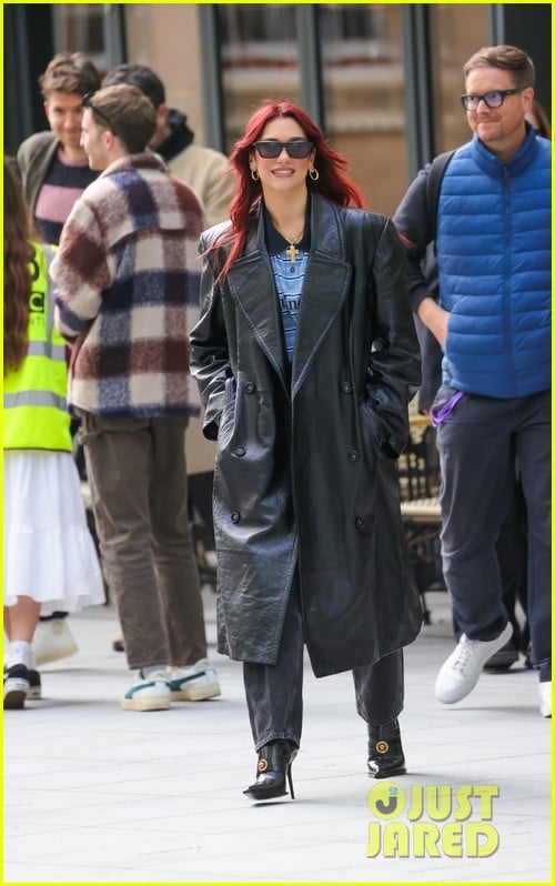 Dua Lipa Gives First Listen of New Single 'Houdini' to Fans on the ...