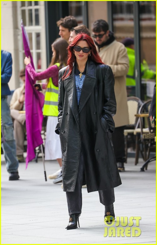 Dua Lipa Gives First Listen of New Single 'Houdini' to Fans on the ...