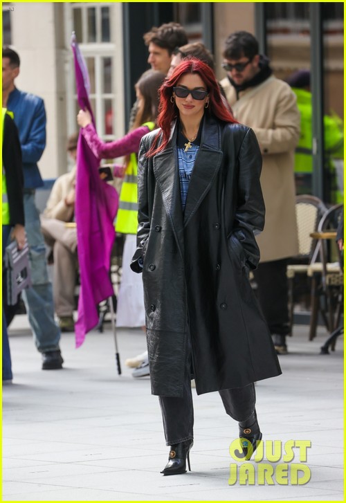 Dua Lipa Gives First Listen of New Single 'Houdini' to Fans on the ...