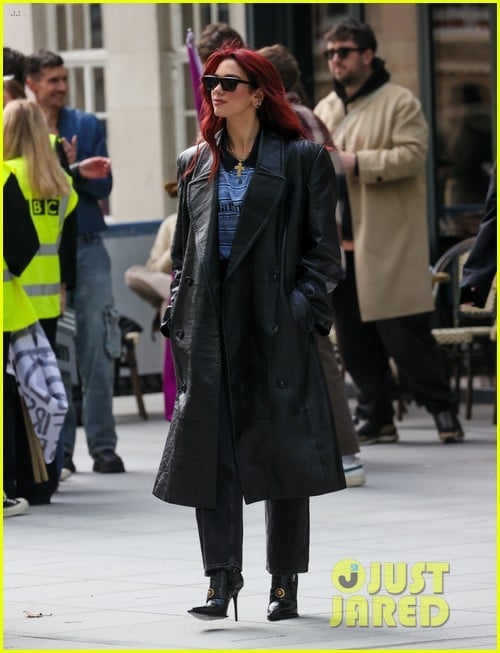 Dua Lipa Gives First Listen of New Single 'Houdini' to Fans on the ...