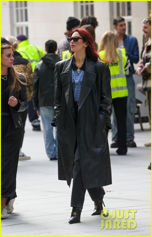 Dua Lipa Gives First Listen of New Single 'Houdini' to Fans on the ...