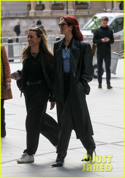 Dua Lipa Gives First Listen of New Single 'Houdini' to Fans on the ...