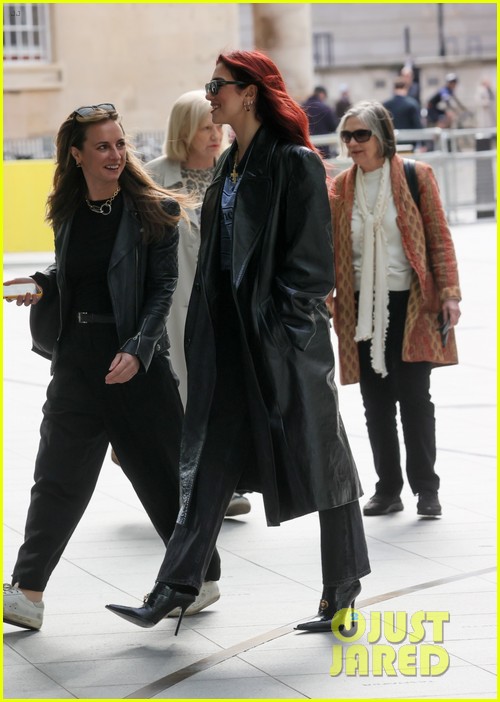 Dua Lipa Gives First Listen of New Single 'Houdini' to Fans on the ...