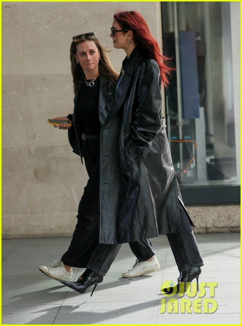 Dua Lipa Gives First Listen of New Single 'Houdini' to Fans on the ...