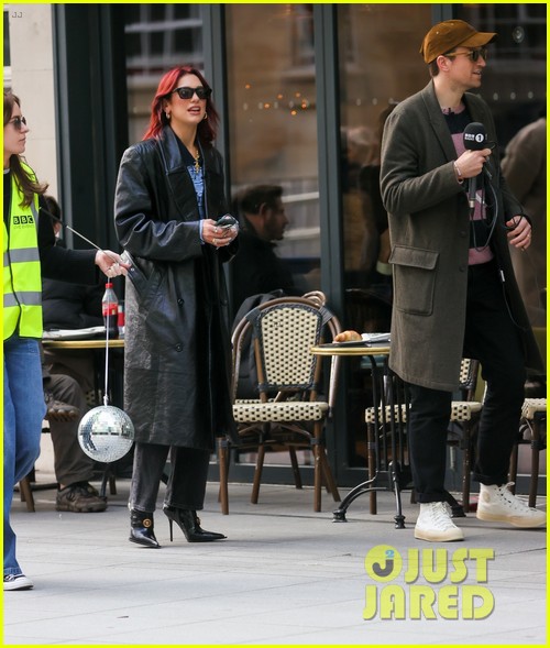 Dua Lipa Gives First Listen of New Single 'Houdini' to Fans on the ...