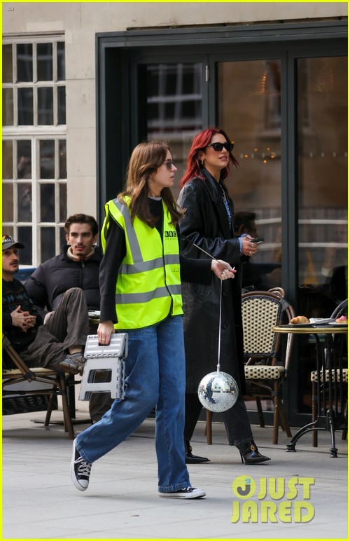 Dua Lipa Gives First Listen of New Single 'Houdini' to Fans on the ...