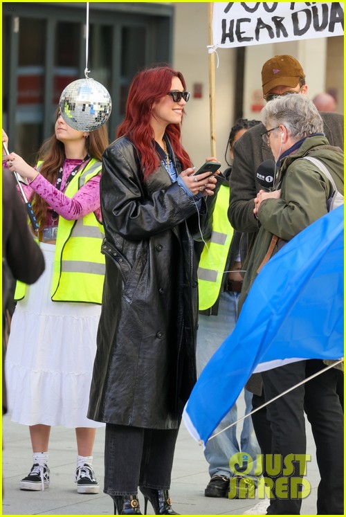 Dua Lipa Gives First Listen of New Single 'Houdini' to Fans on the ...