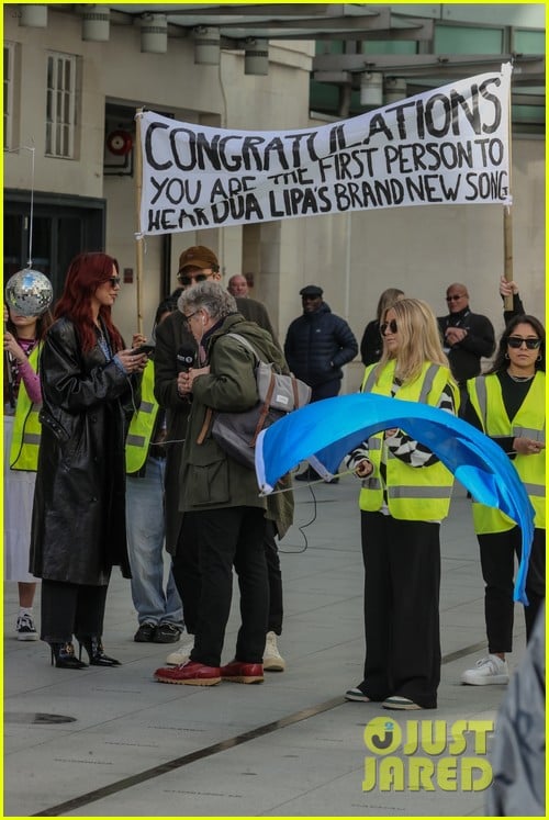 Dua Lipa Gives First Listen of New Single 'Houdini' to Fans on the ...
