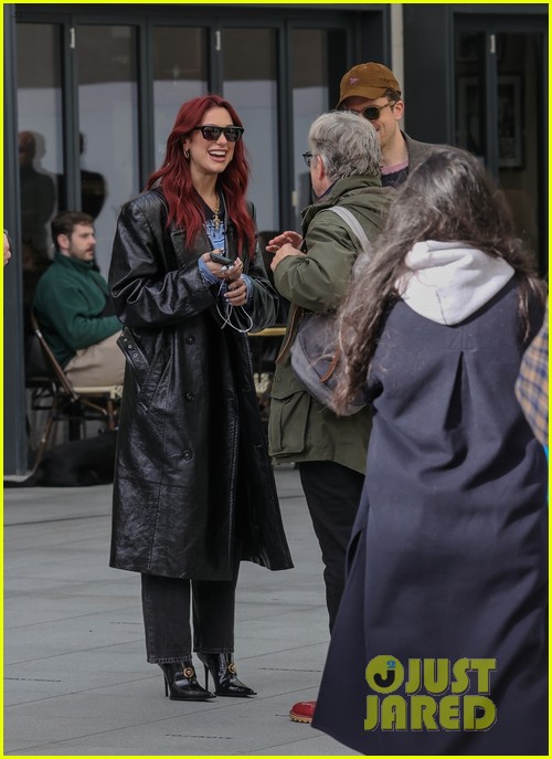 Dua Lipa Gives First Listen of New Single 'Houdini' to Fans on the ...