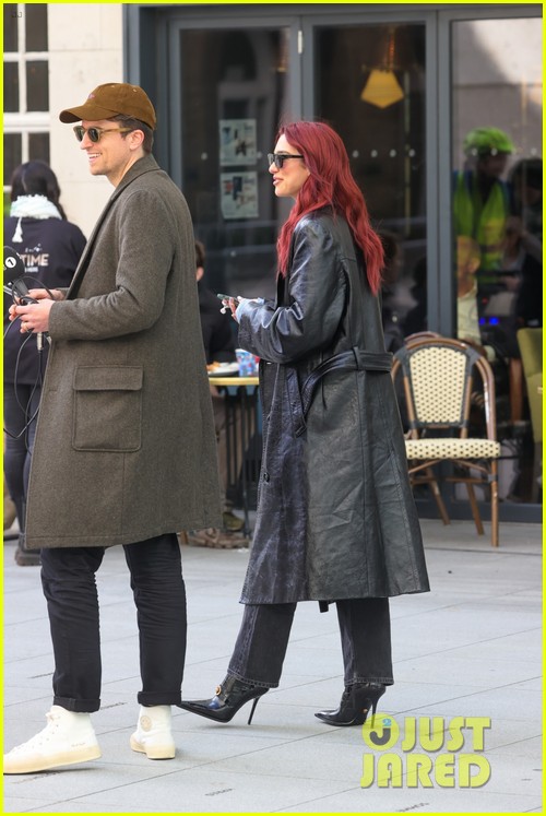 Dua Lipa Gives First Listen of New Single 'Houdini' to Fans on the ...