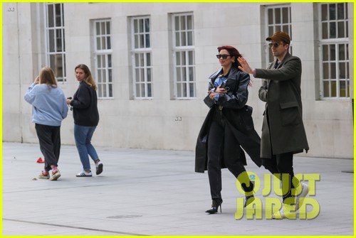 Dua Lipa Gives First Listen of New Single 'Houdini' to Fans on the ...