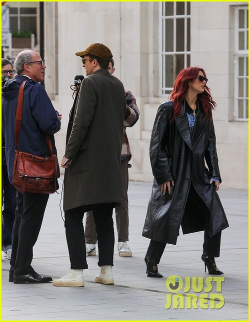 Dua Lipa Gives First Listen of New Single 'Houdini' to Fans on the ...