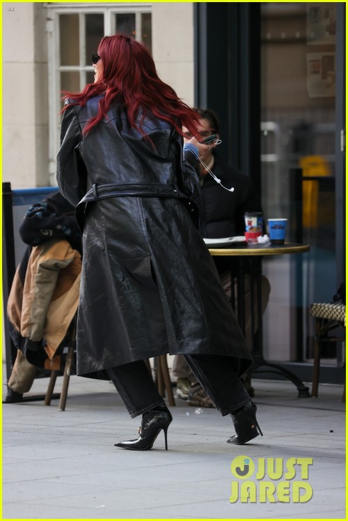 Dua Lipa Gives First Listen of New Single 'Houdini' to Fans on the ...