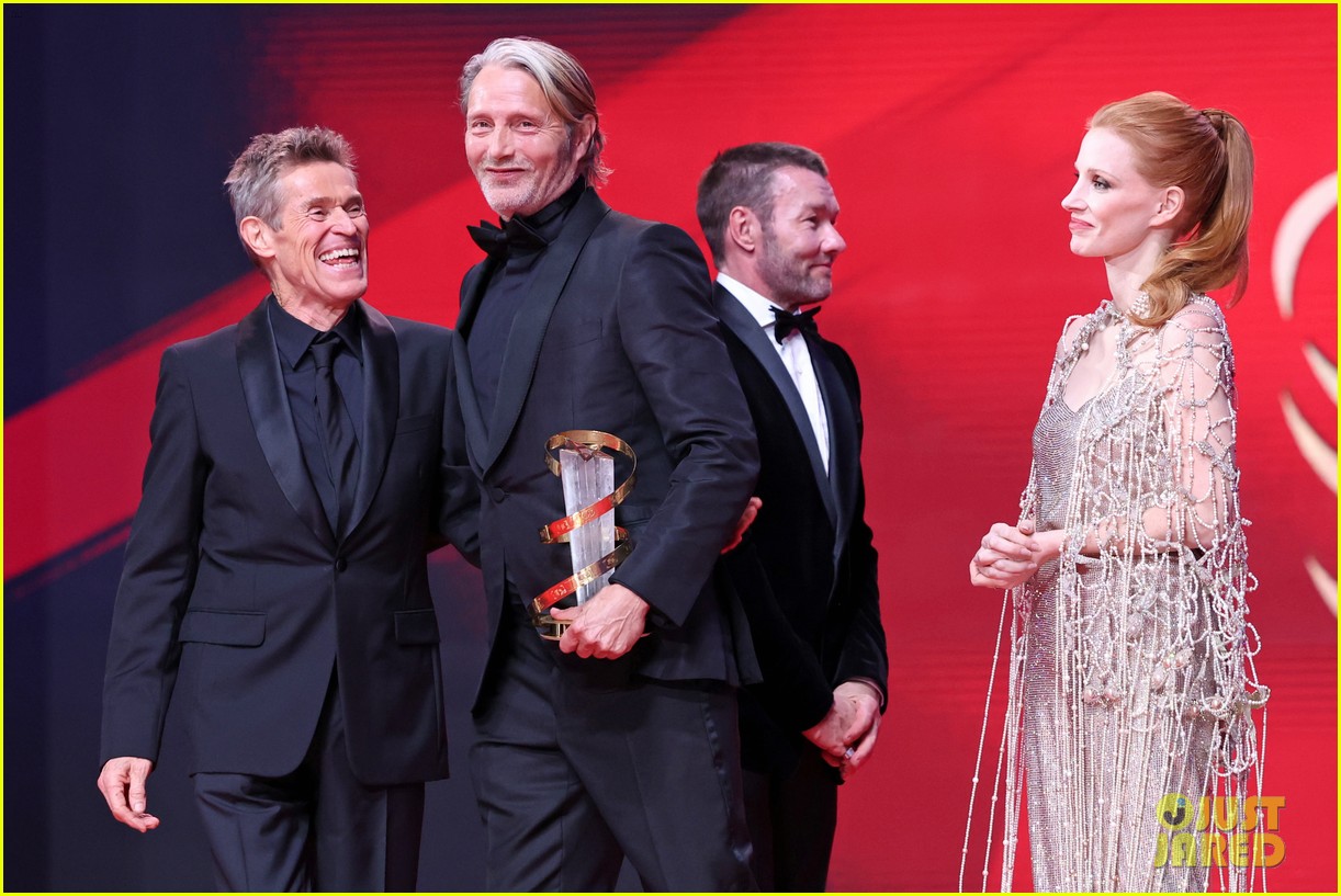 Jessica Chastain Joins Alexander Skarsgard, Joel Edgerton, & More at ...