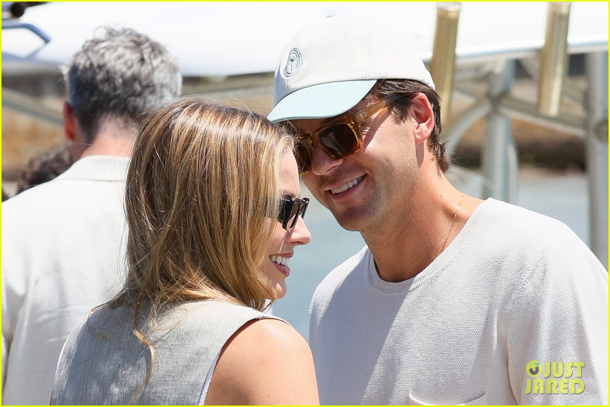 Margot Robbie & Husband Tom Ackerley Look So Cute Together in New ...