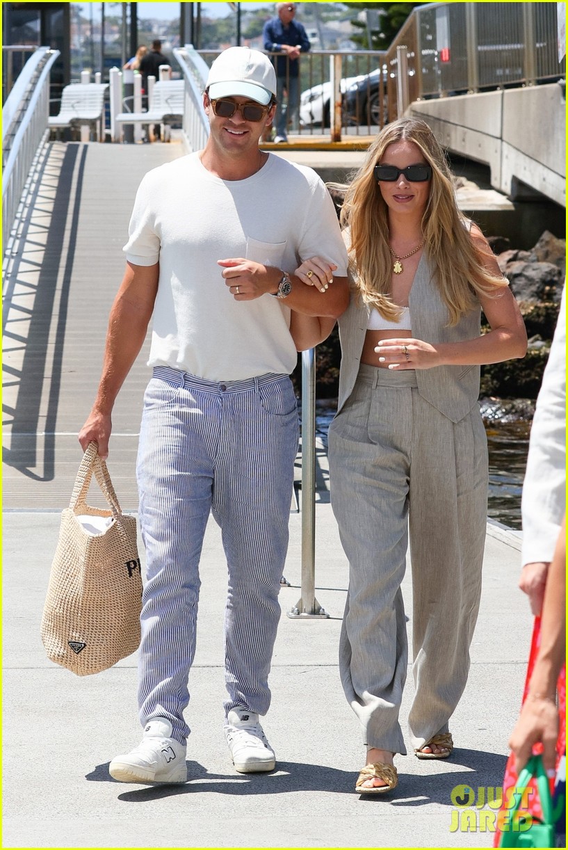 Margot Robbie & Husband Tom Ackerley Look So Cute Together in New ...