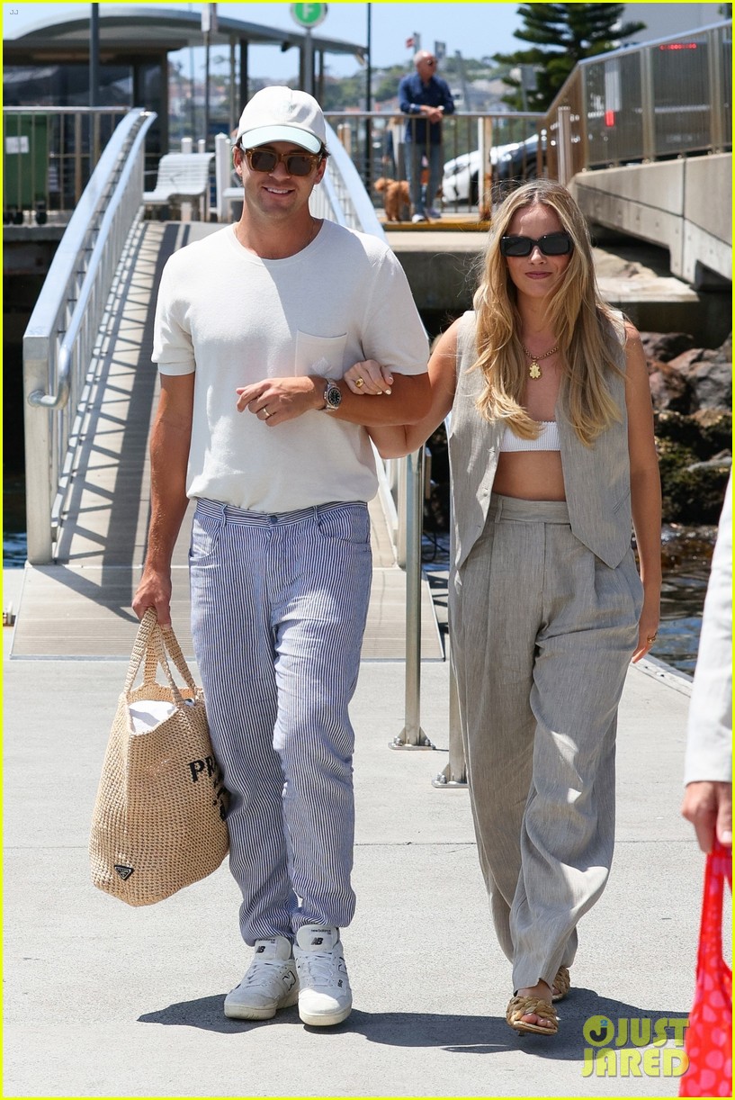 Margot Robbie & Husband Tom Ackerley Look So Cute Together in New ...