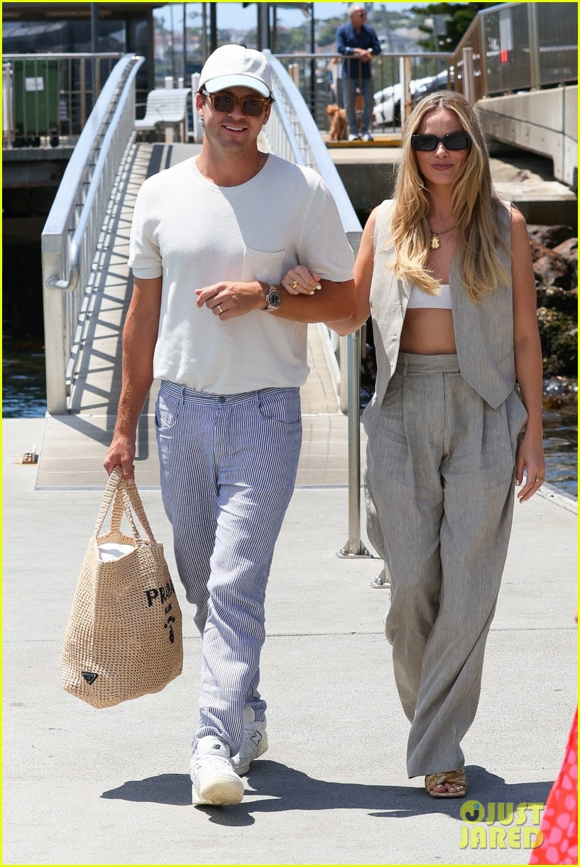 Margot Robbie & Husband Tom Ackerley Look So Cute Together in New ...