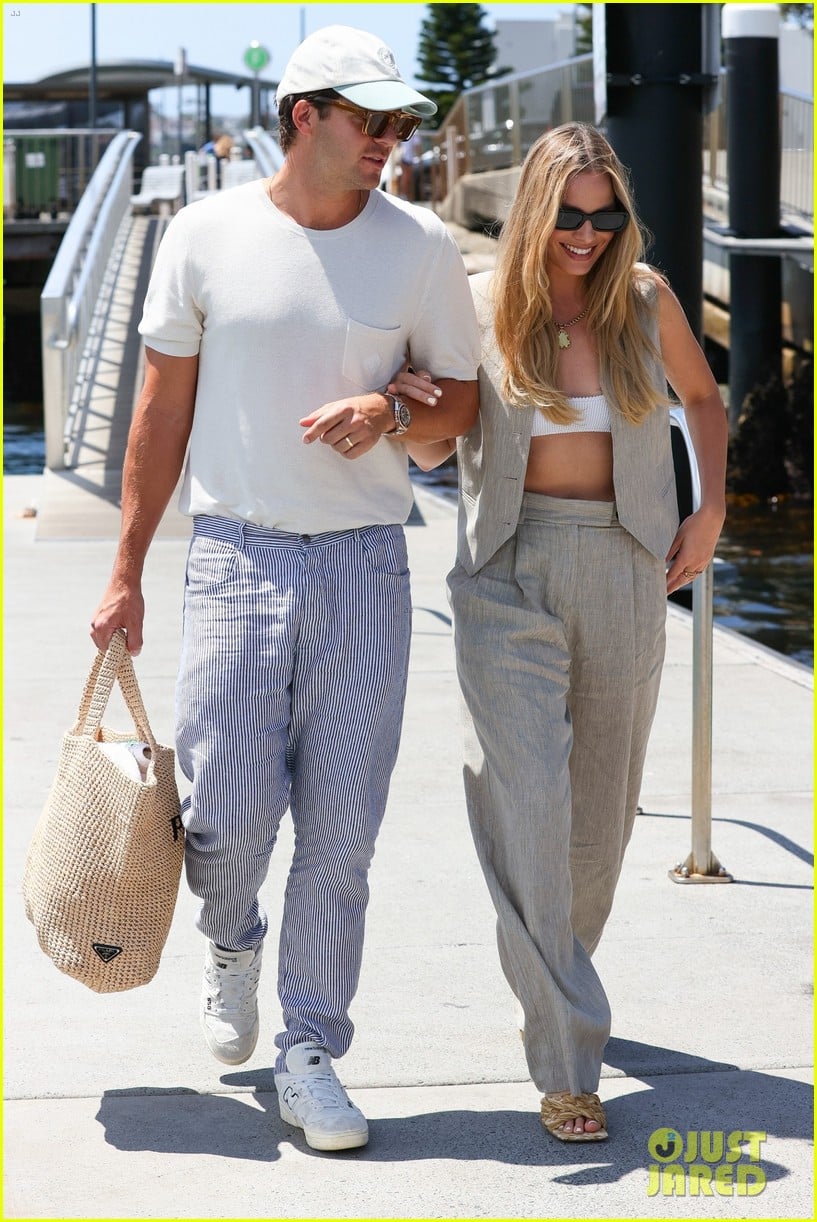 Margot Robbie & Husband Tom Ackerley Look So Cute Together in New ...